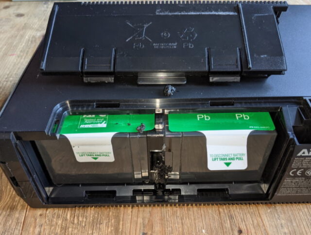 APC Back-UPS Pro 900 battery refresh - Niall Best's Blog